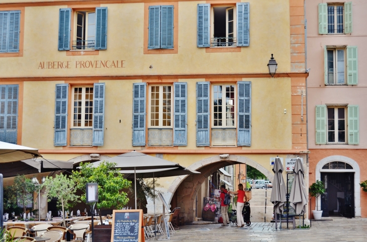 Auberge Provençale – France Escape